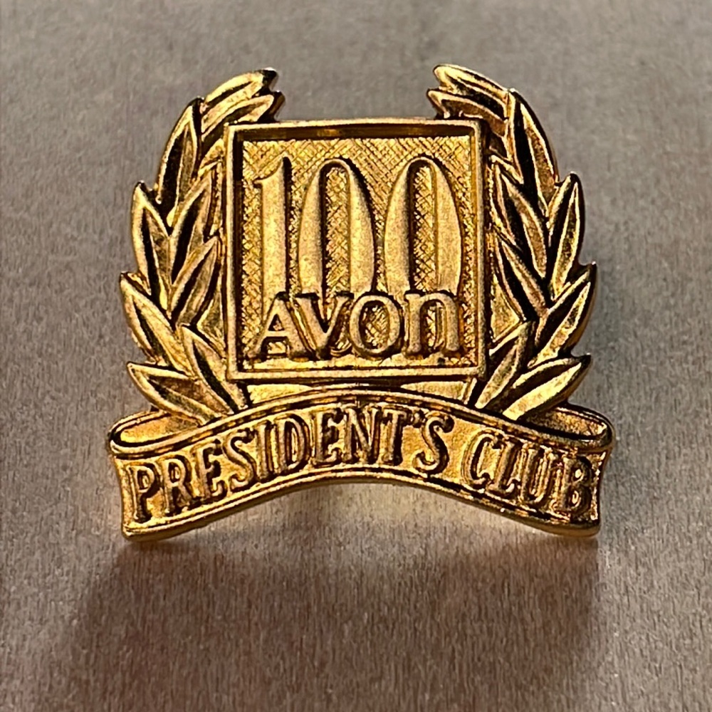 Vintage Avon 100 Presidents Club Lapel Pin - Gem